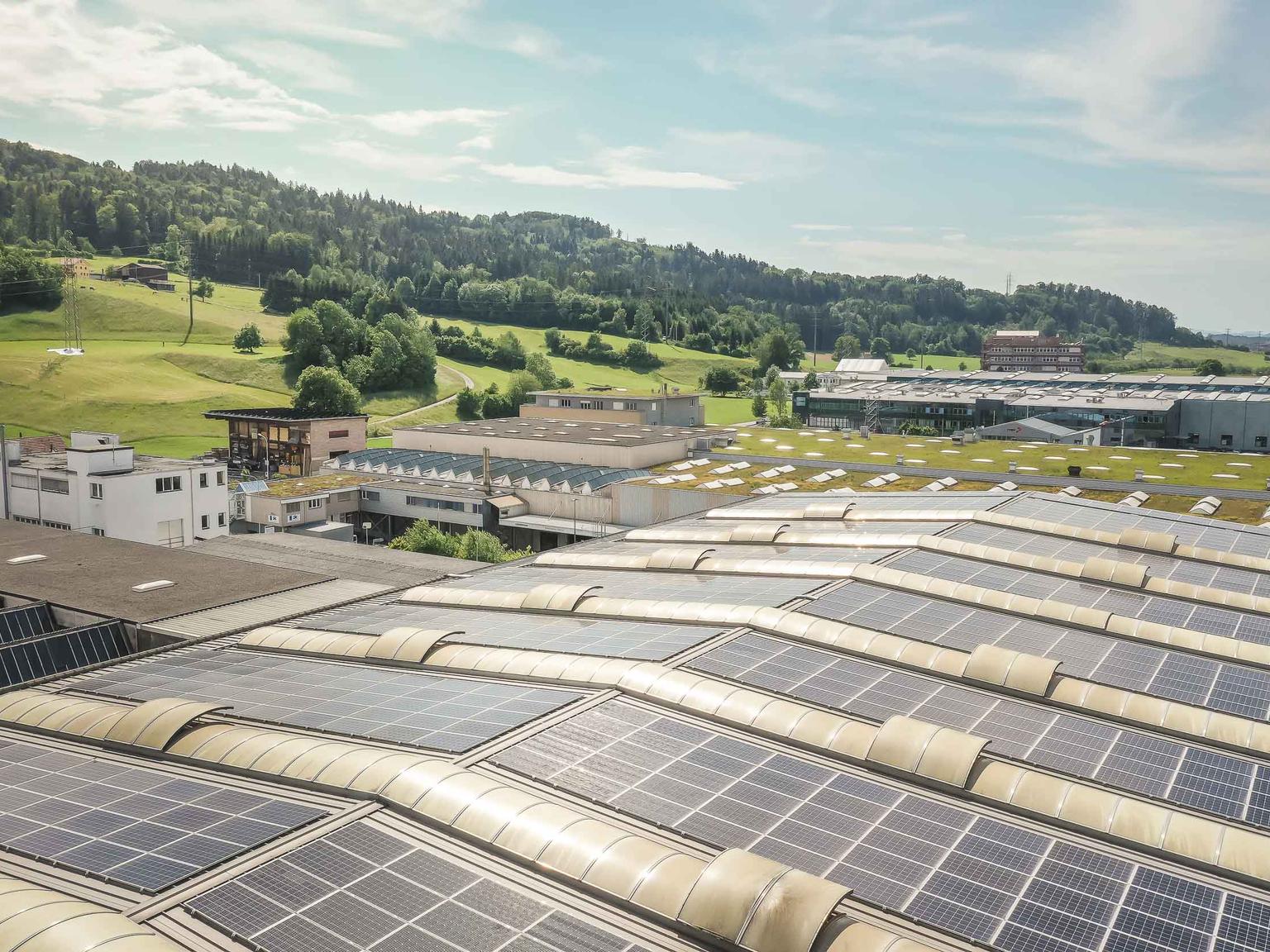 solarmotion: How to charge your fleet with your own solar system ...